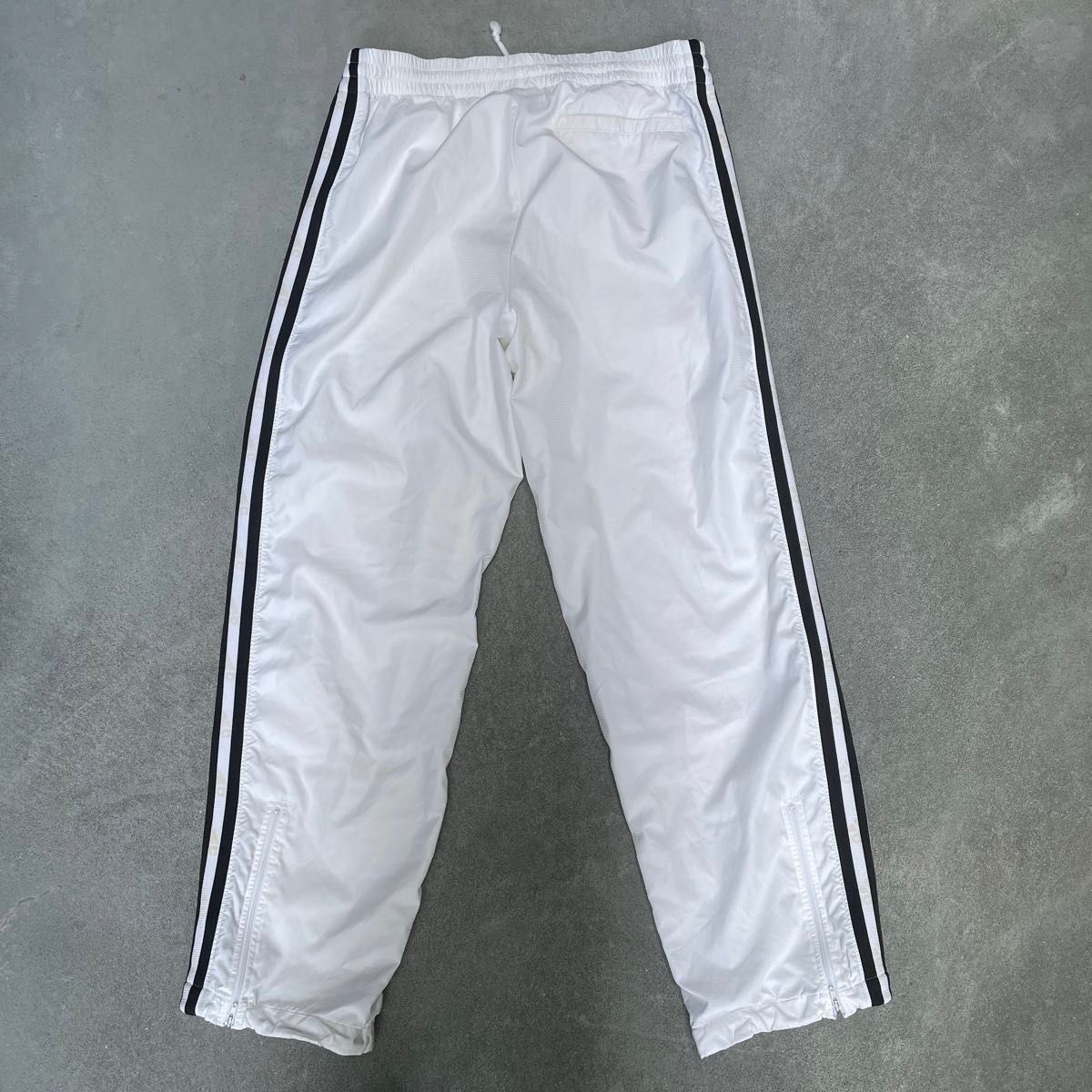 アディダス ナイロンパンツ adidas ジャージ スポーツy2k 裾 アディダス ナイロンパンツ adidas ジャージ スポーツy2k 裾