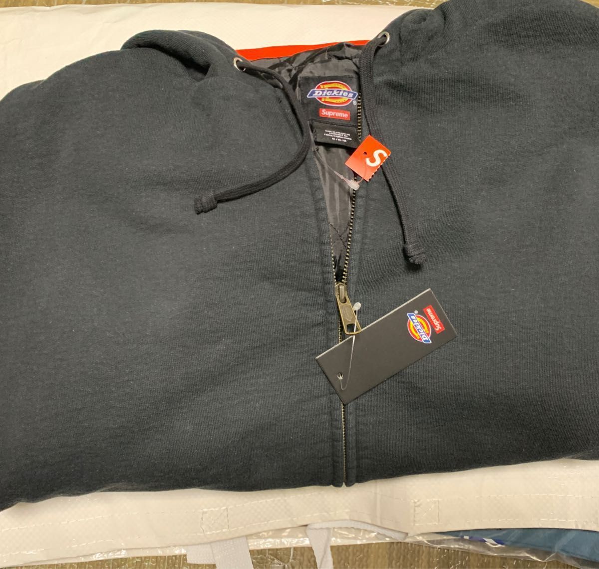 Supreme x Dickies Quilted Lined Zip Up Hooded Sweatshirt Supreme x Dickies Quilted Lined Zip Up Hooded Sweatshirt