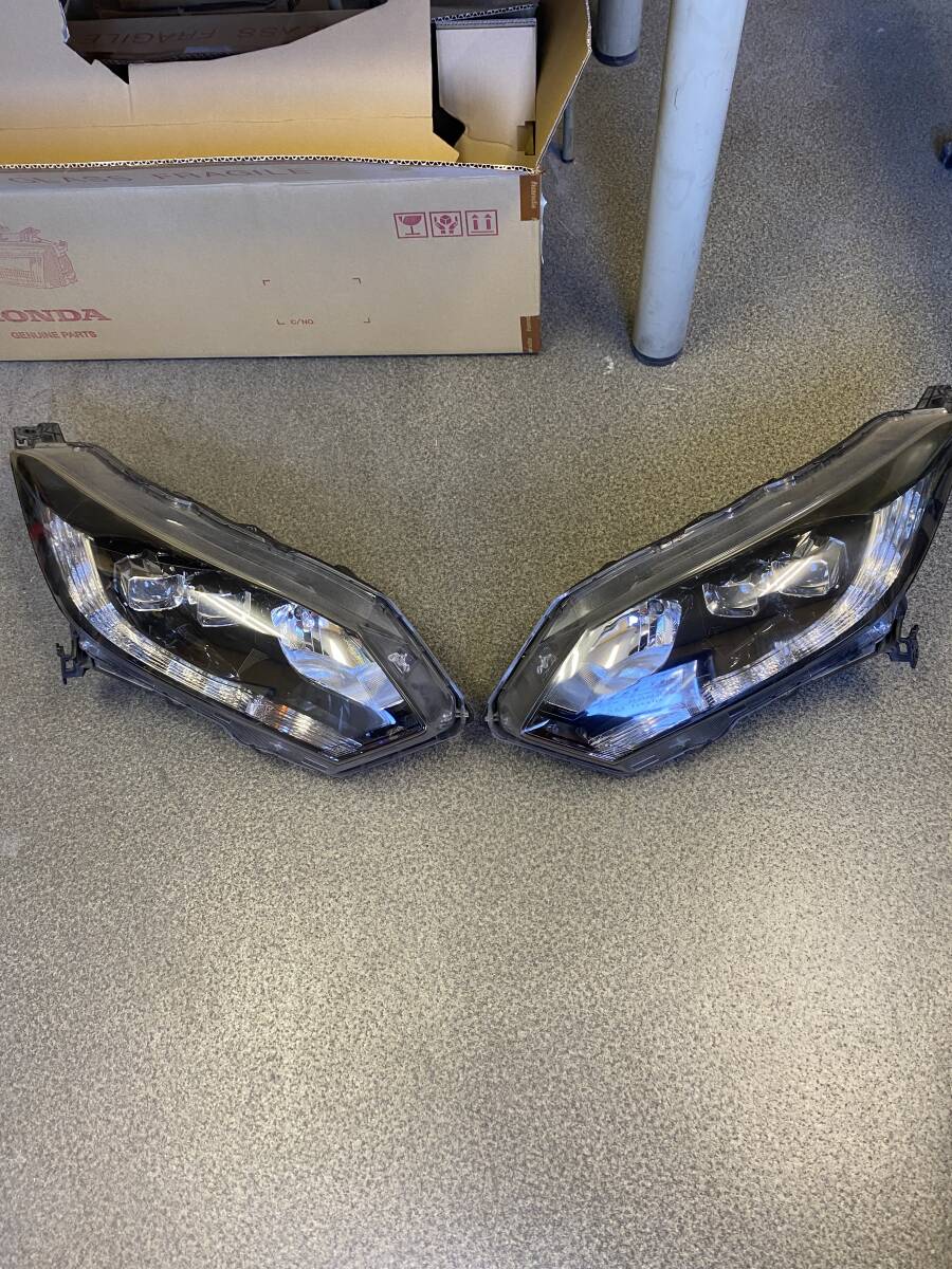 Yahoo!オークション - ヴェゼル RU1 左右セット 割れ折れ欠け無し