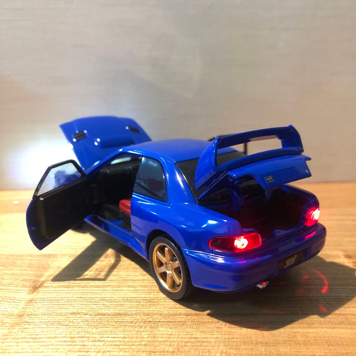 GC8 スバル インプレッサ ミニカー 1/32 頭文字D ブルー GC8 スバル インプレッサ ミニカー 1/32 頭文字D ブルー